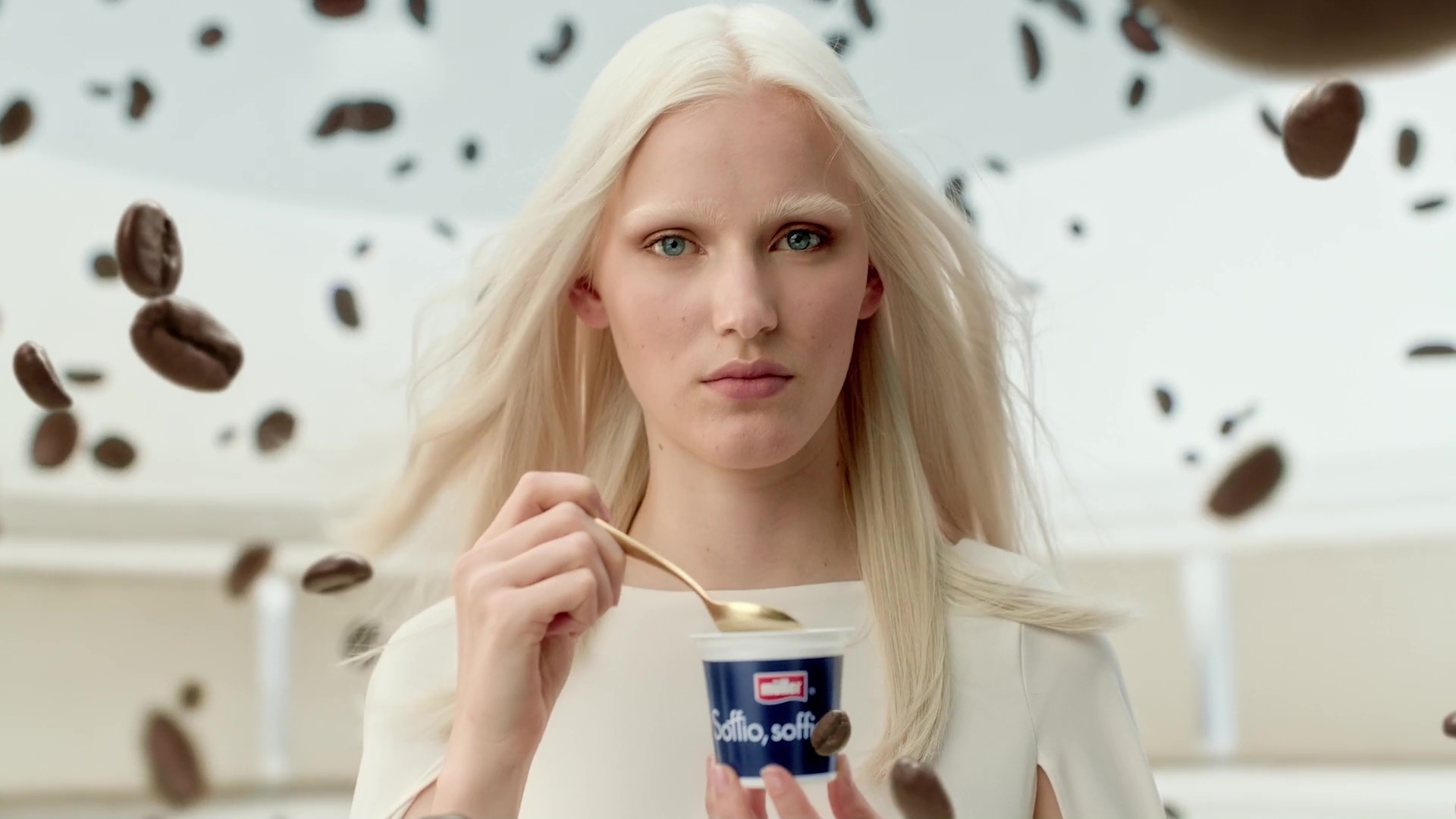 Shot on Cooke S8/i FF - Muller Soffio